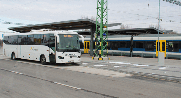 Ünnepi menetrend: több vonat és busz indul a karácsonyi időszakban